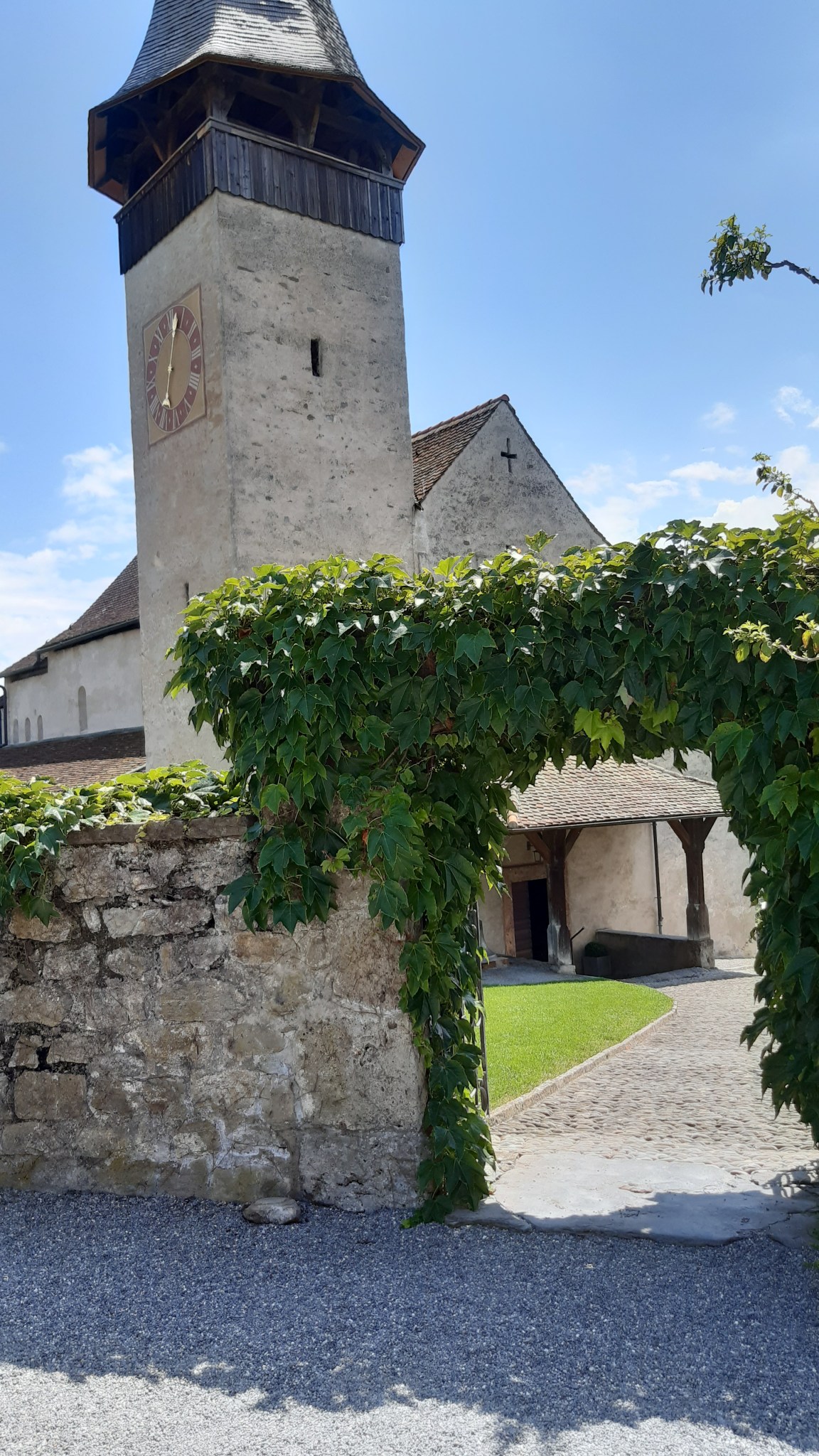 History Undusted: Spiez Town, Church & Castle | Stephanie Huesler